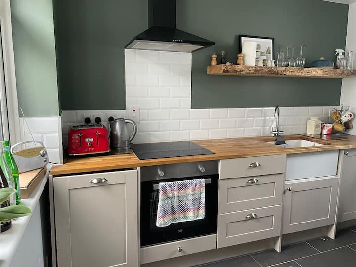 Cheerful 2 Bedroom Cottage Beside The Sea - Dundalk