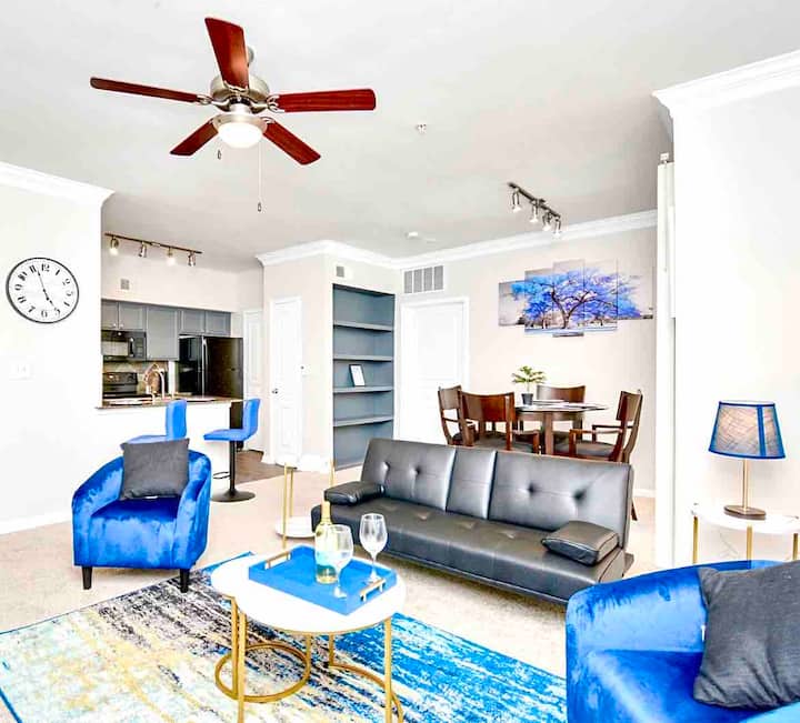 The Royal Suite Pool/free Parking - Houston, TX