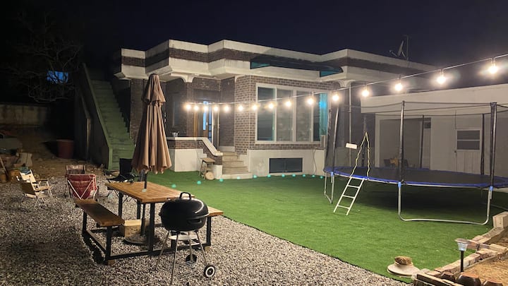 넓은 마당이 있는 전원주택 - 