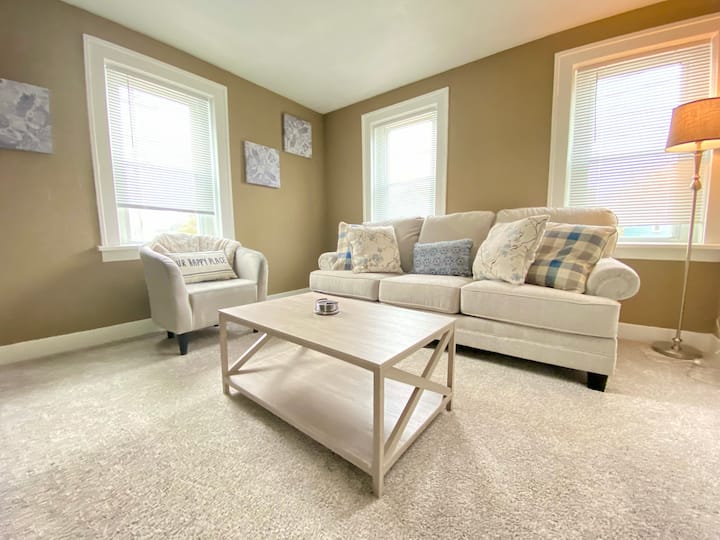Upstairs Unit By Cedar Point - Sandusky, OH