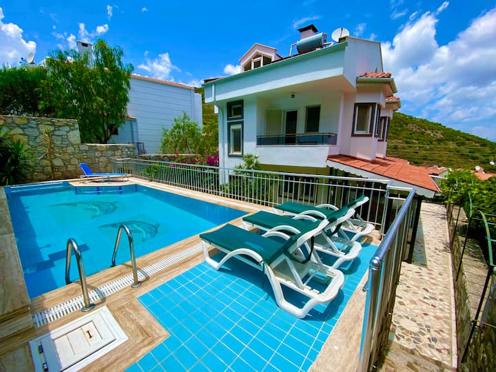 Deniz Ve Doğa Manzaralı Müstakil Havuzlu Villa - Datça