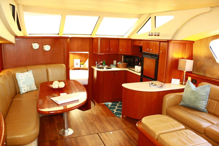 Dockside Boat & Bed, Caseata - Long Beach, CA