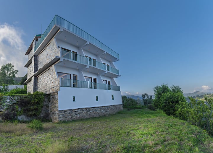 Sun & Snow | 3 Bedroom | Lawn | Bonfire |Farm Stay - Chail