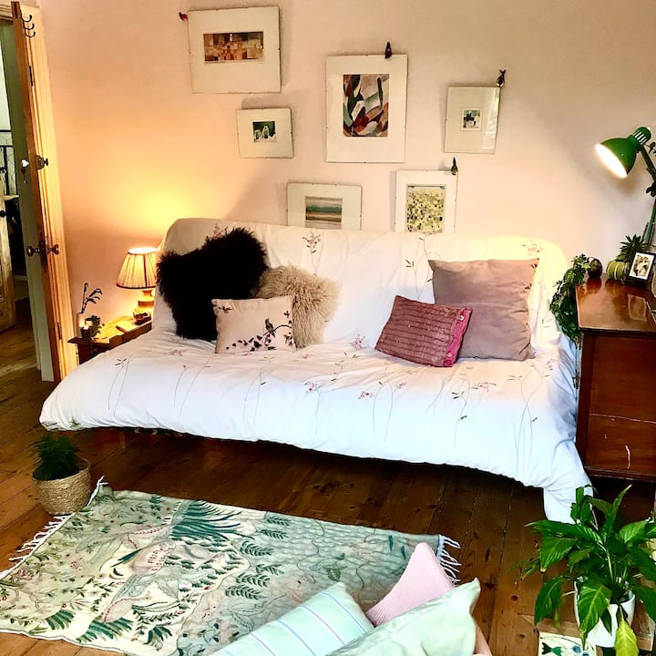 2 Bedrooms, Private Bathroom - Nottingham