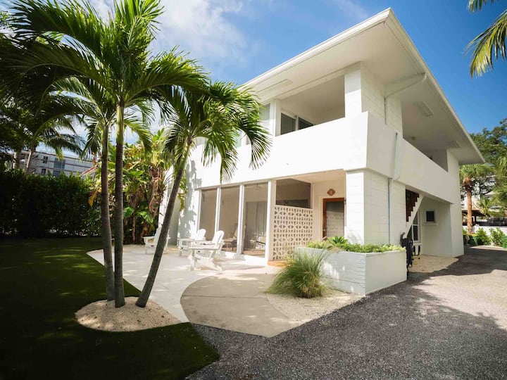 Hidden Gem In Downtown Sarasota - Sarasota, FL