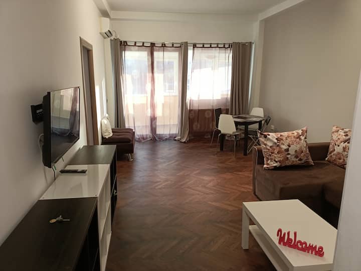 M&m Rosetti Sq.huge Rooms,central+xlbalcony+smartv - Bukarest