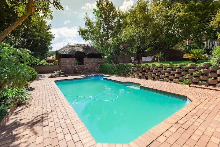 Solar African Soul Villa, Central, Clean & Comfy - Johannesburg