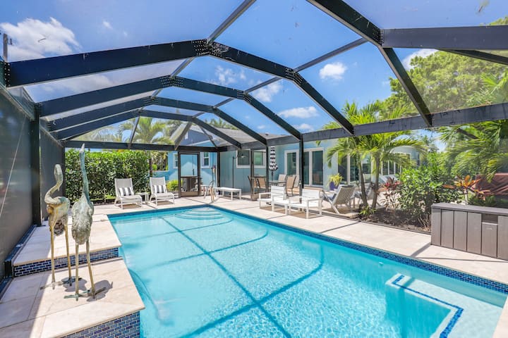 Perfectly Located 3 Br Pool Home! Beautiful Space! - Bonita Springs, FL