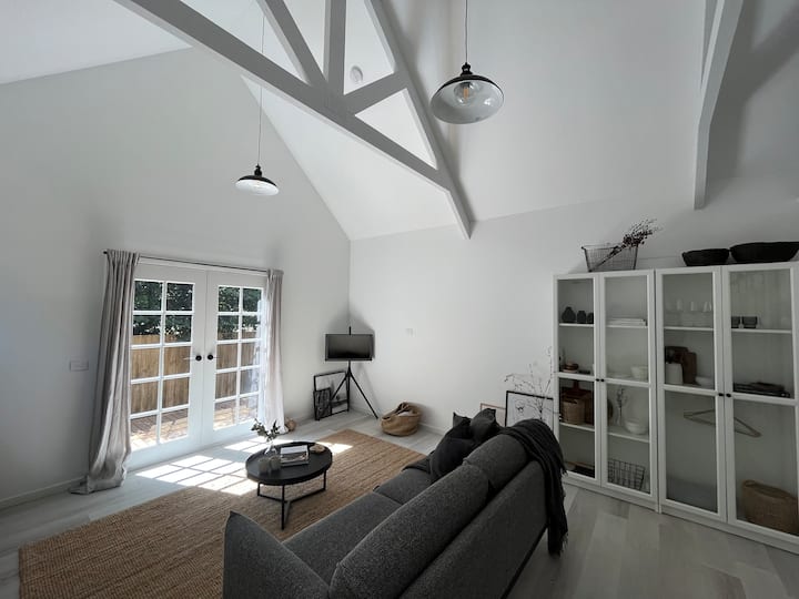 The Black Elm | Studio Two - Bright