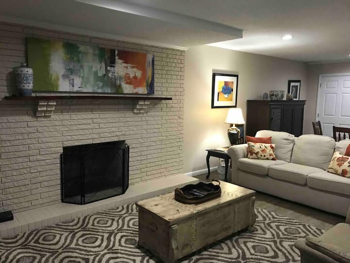 Omama’s Oasis-1600 Sf Ft Apartment - Chatsworth, GA