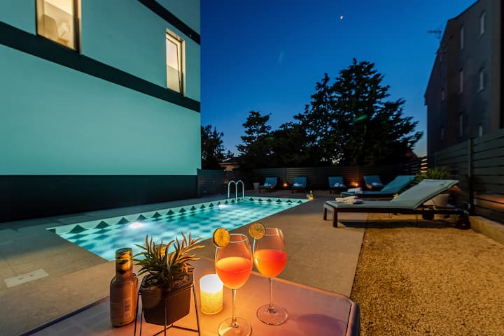 Villa Isola 2, Luxury Studio For 2 With A Pool - Novalja