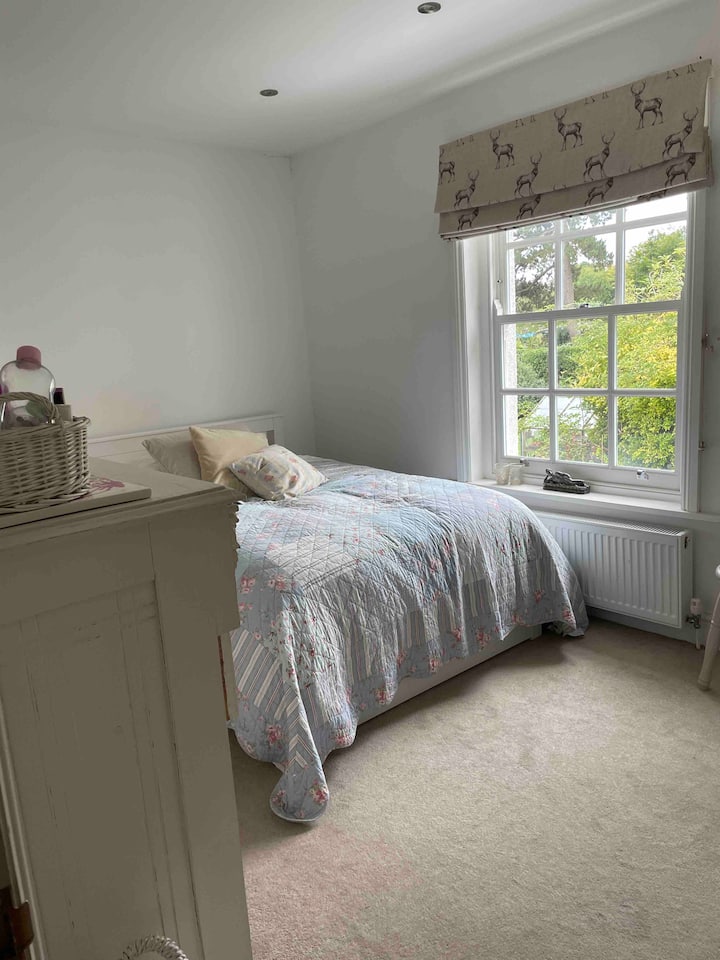 Double And Single Bedrooms In Cottage With En Suit - Saint Albans