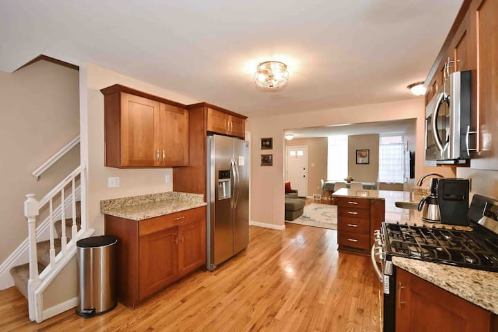 Charming Home • Vibrant Neighborhood - Pittsburgh, PA