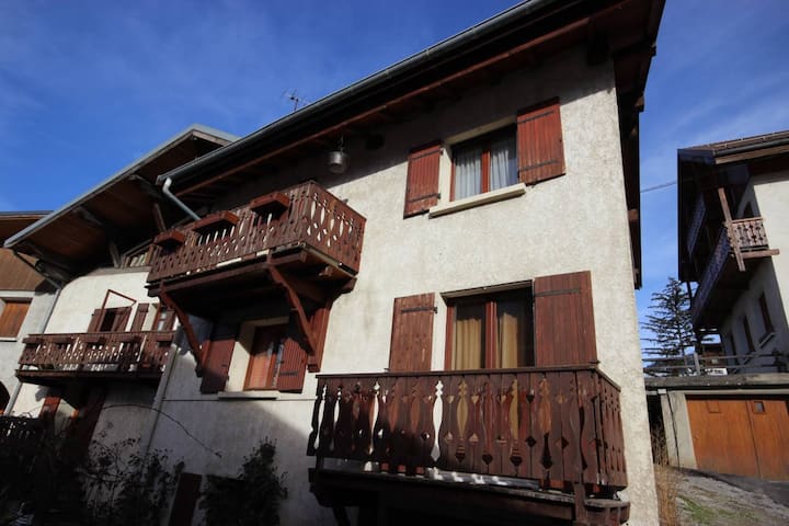Spacious 1 Bed Apt In The Heart Of Séez - Séez