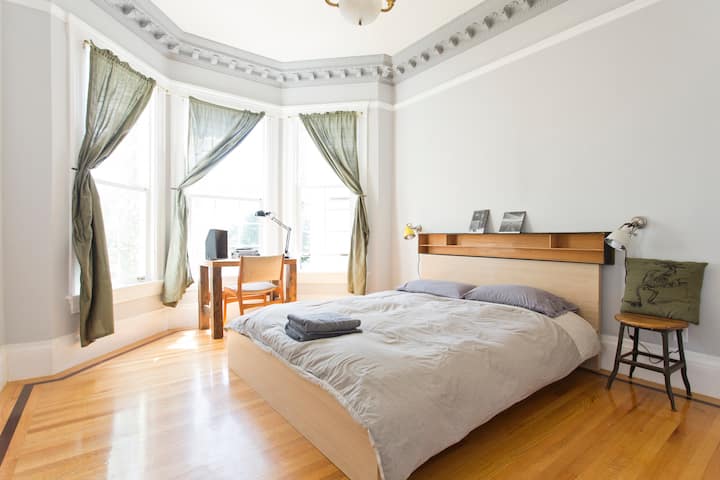 Designer's Nest In The Mission - San Francisco, CA