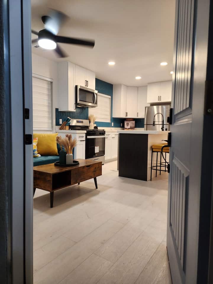 Modern Retreat Near Cbu - Kaiser - Parkview - Ucr - Riverside, CA
