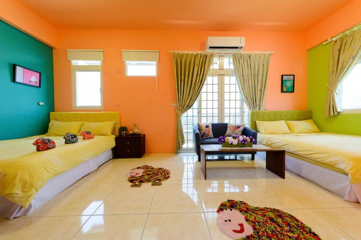 香橙馬卡龍四人房窗外陽光充足有陽台及山景 - Hualien