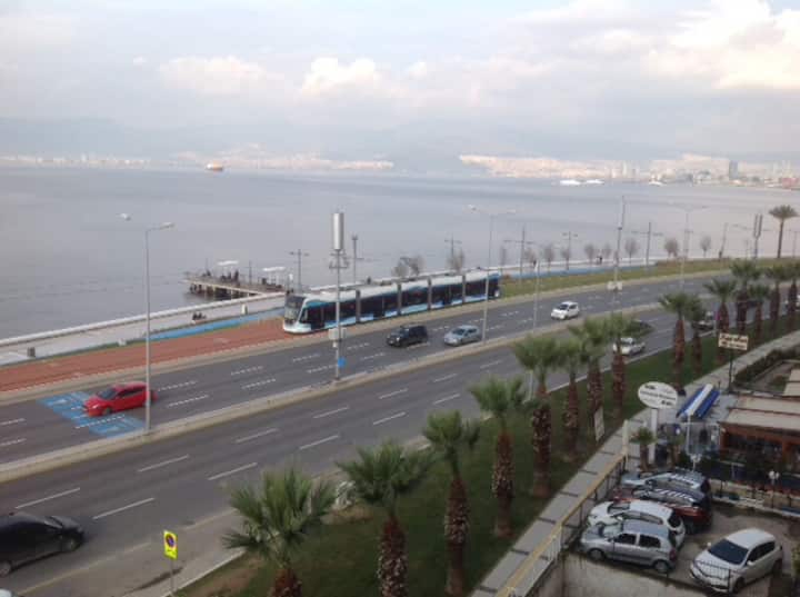 Denize Sıfır Yalı Dairesi - Alsancak