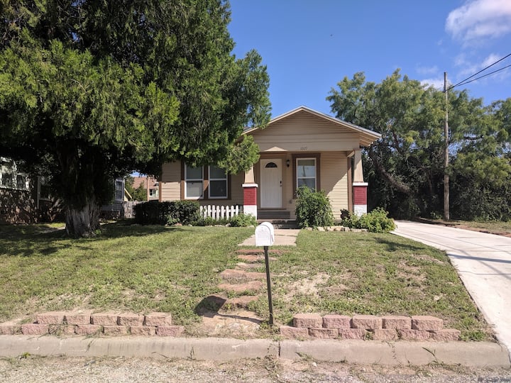 Rio Bungalow - San Angelo, TX