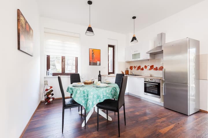 Appartment Lara Only 10 Minutes From The Beach - Croatie