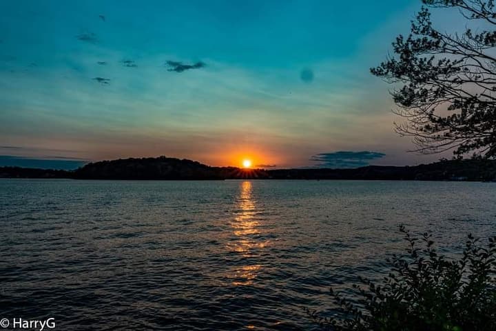 Rustic Stone Lakehouse Apartment With Patio - Hudson Valley, NY