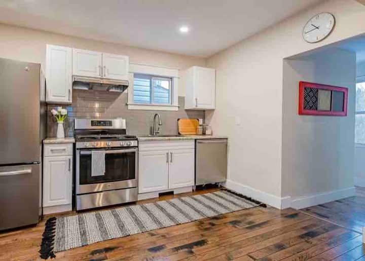 Comfy One Bedroom In A Family House With Parking - Welland