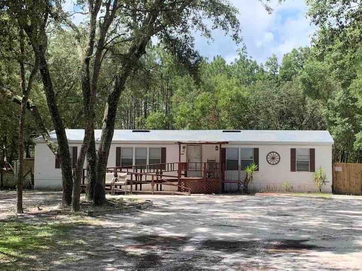 Homossasa Place By The Nature - Beverly Hills, FL