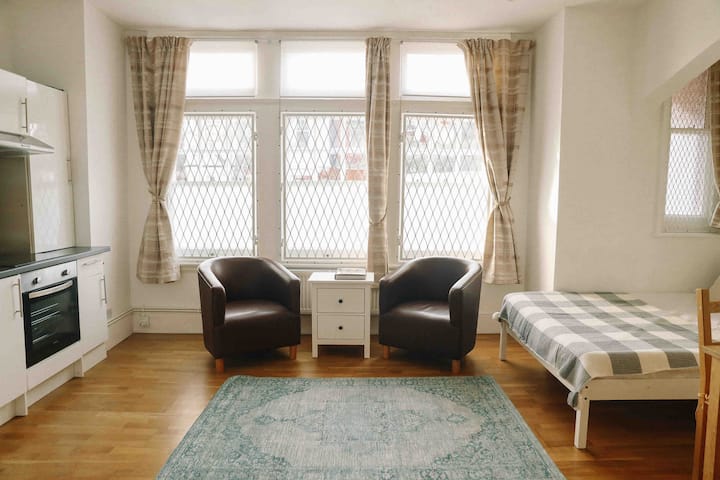 Cosy Studio Flat Minutes Away From Central London - Londres