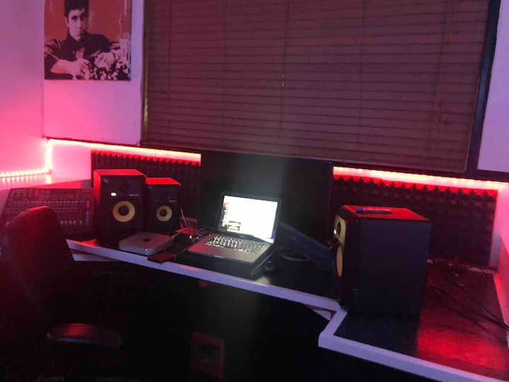 Studio Hire With Multiple Rooms For Hire - Romford