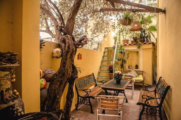 House Of Diamond In The Shadow Of The Acropolis - Athens