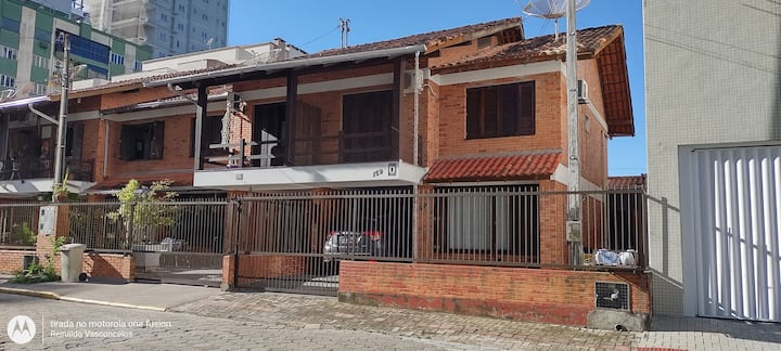 Casa De Praia Aconchegante, 3 Quartos Com Ar Cond. - Itapema