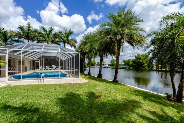 Tropical Private Palm Tree Paradise - Pine Island, FL