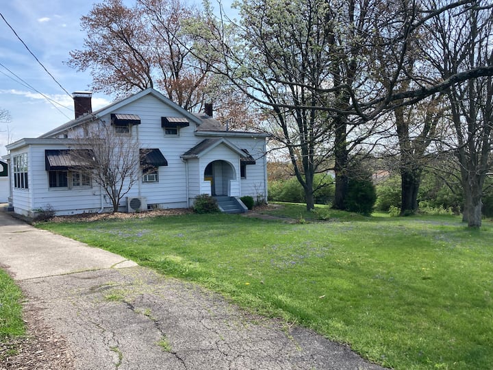 Farm House Minutes From Downtown - Cincinnati, OH