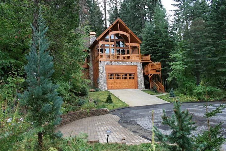 Luxury Home Inside The Yosemite Park Gates - Yosemite West, CA