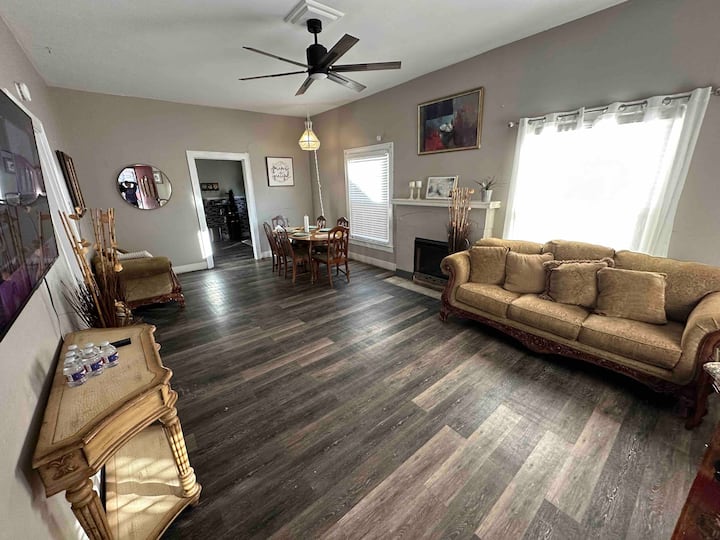 Updated Historic Home Walk To Museum / Ufo Home - Roswell, NM