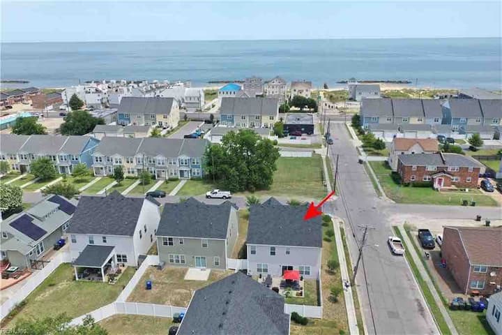 New Construction! 2 Mins Walk To Beach! - Norfolk, VA