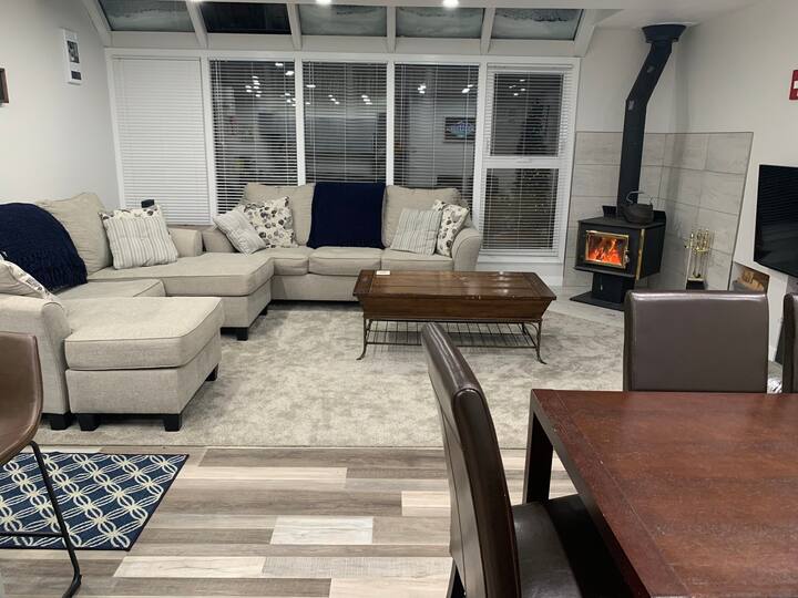 Big White 3 Bedroom Winter Ridge Condo - Big White Ski Resort, BC