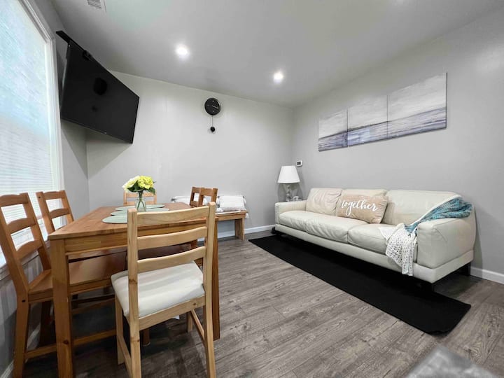 Cozy Guesthouse 1bd/1bath - Silver Spring