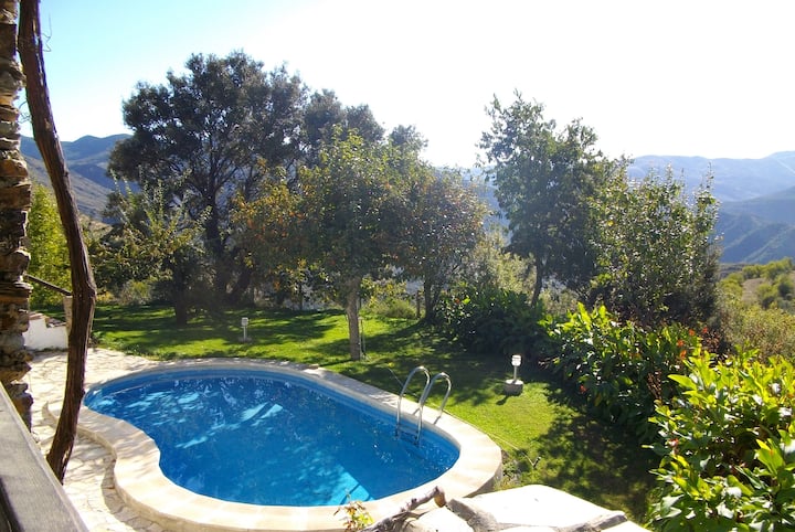 Casa Relajante Con Impresionantes Vistas Y Piscina Privada - Pampaneira
