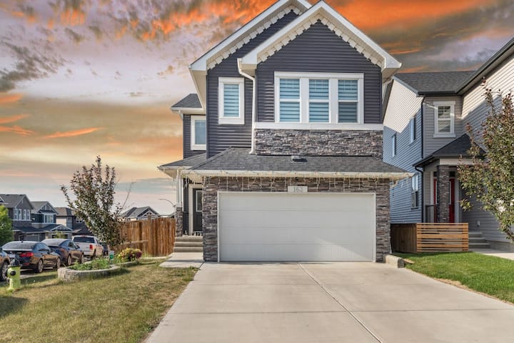 Entire Single Family Home 3bdr 3 Baths Patio+ac - Calgary