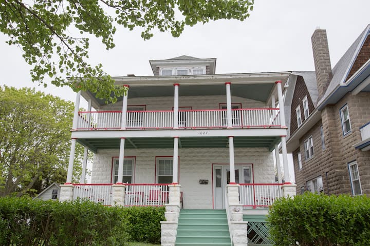 Sea Foam Manor - 1027 New Jersey Ave - Cape May, NJ