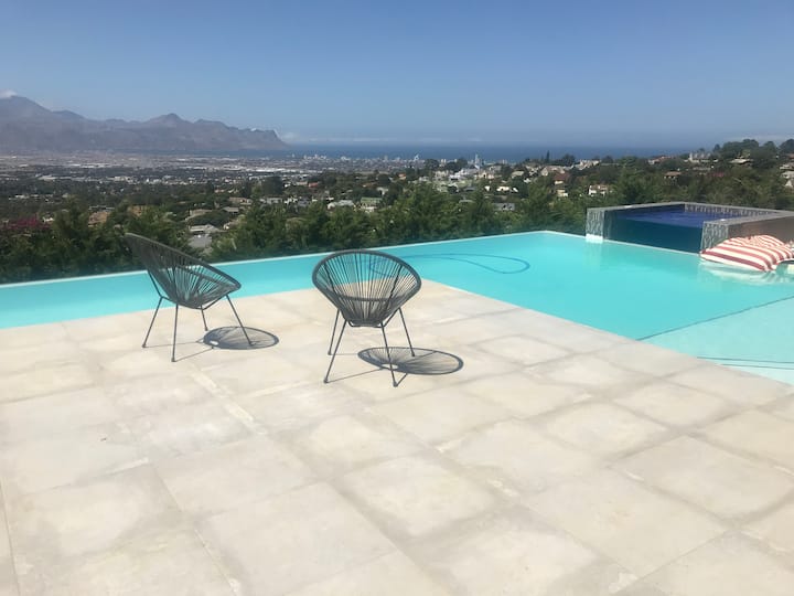 Luxury Family Home - Somerset West