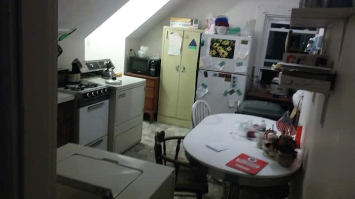 Your Room - 10 Min T Ride To Boston Center - Boston, MA