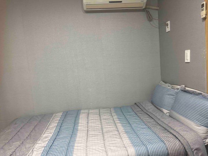 오룡역3분버스2분편의점1분빨래방1분 - Daejeon