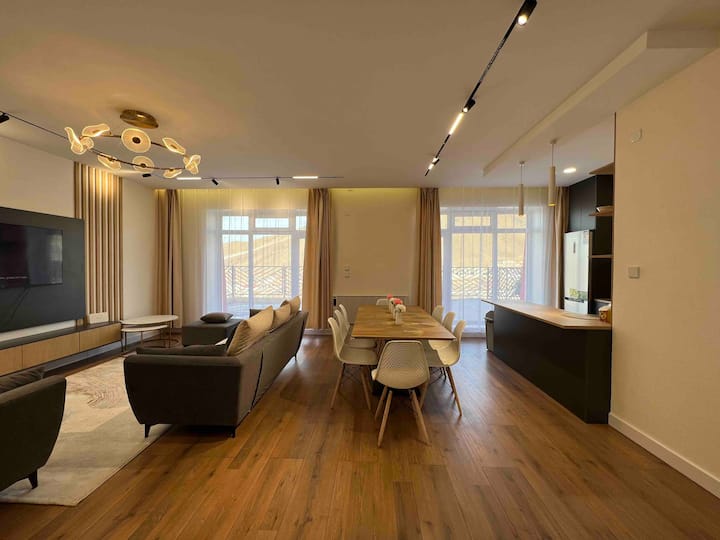 Luxury Mountain House 4bed/3bath - Ulaanbaatar