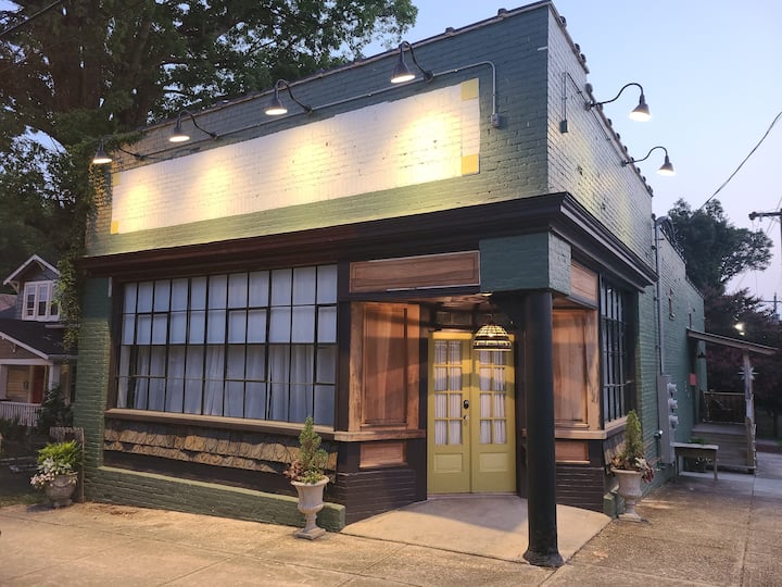 Vintage Grocery-now Artsy Downtown Apt Near Uncsa - Winston-Salem, NC