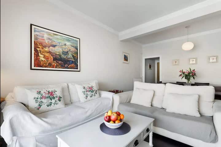 Central 3 Bedroom Beautiful Apt - Sant Adrià de Besòs