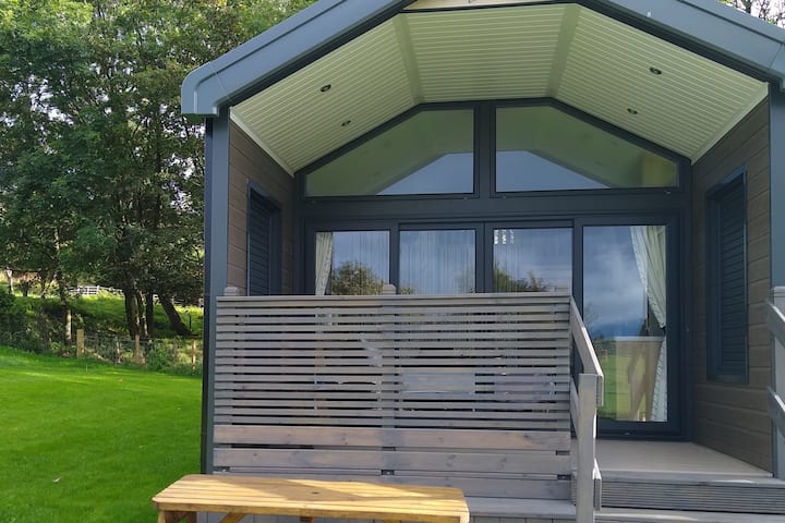 The Cuddies Thistle Pod with Hot Tub - Tiny houses for Rent in West ...