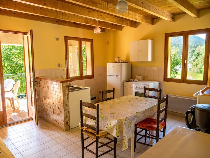 Gîte Provençal (Environnement Calme Et Paisible) - La Motte-Chalancon