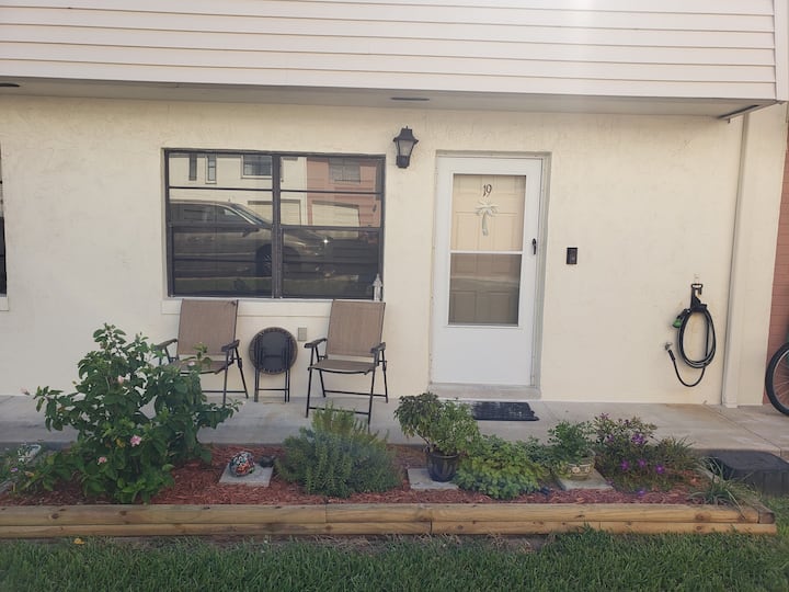 Great Town Home, Walk To Beach - Ponce Inlet, FL